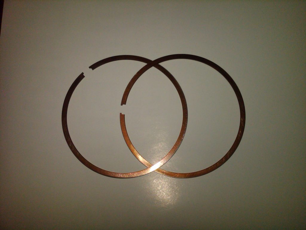 46A Anillos de pistón (par) - FlyVenture